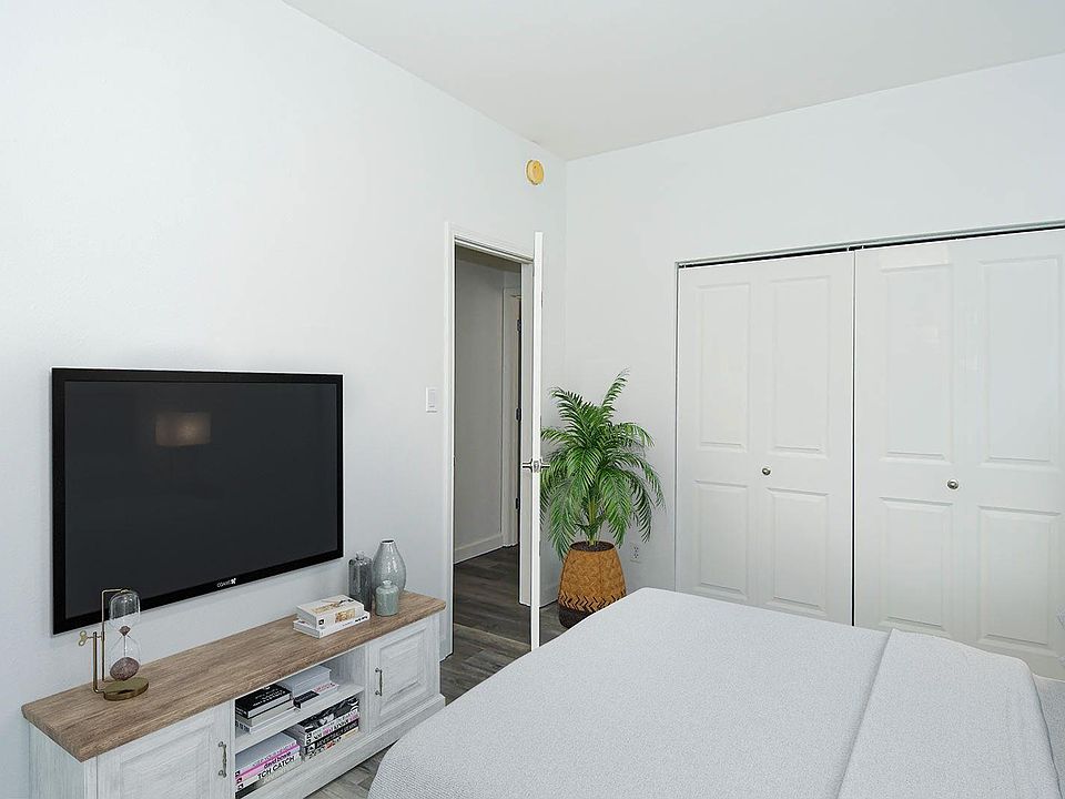 5330 Pershing Ave Saint Louis MO | Zillow