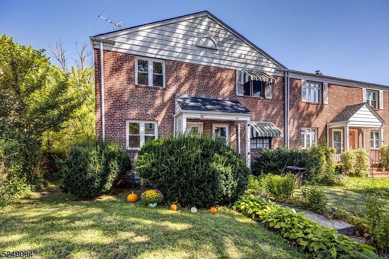 52 Melmore Gdns UNIT 52, East Orange, NJ 07017 | Zillow