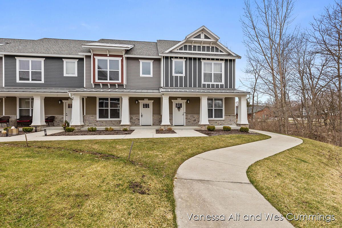 169 Tamarack Ln NE, Rockford, MI 49341 | Zillow