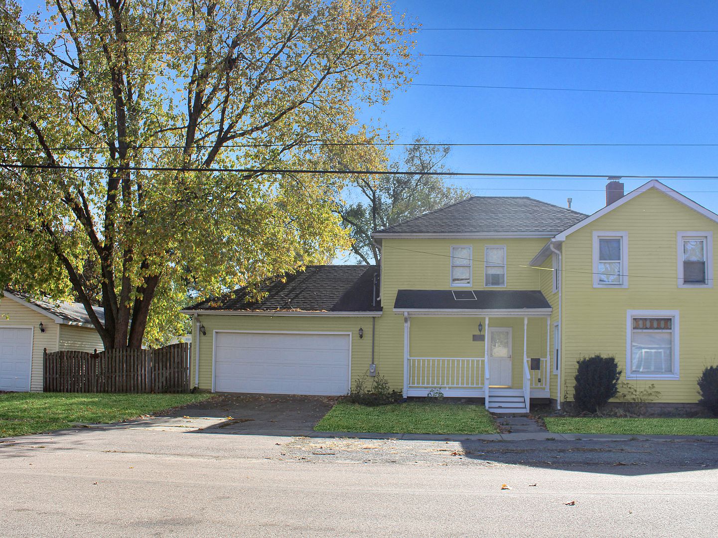 302 E Park St, Plano, IL 60545 | Zillow