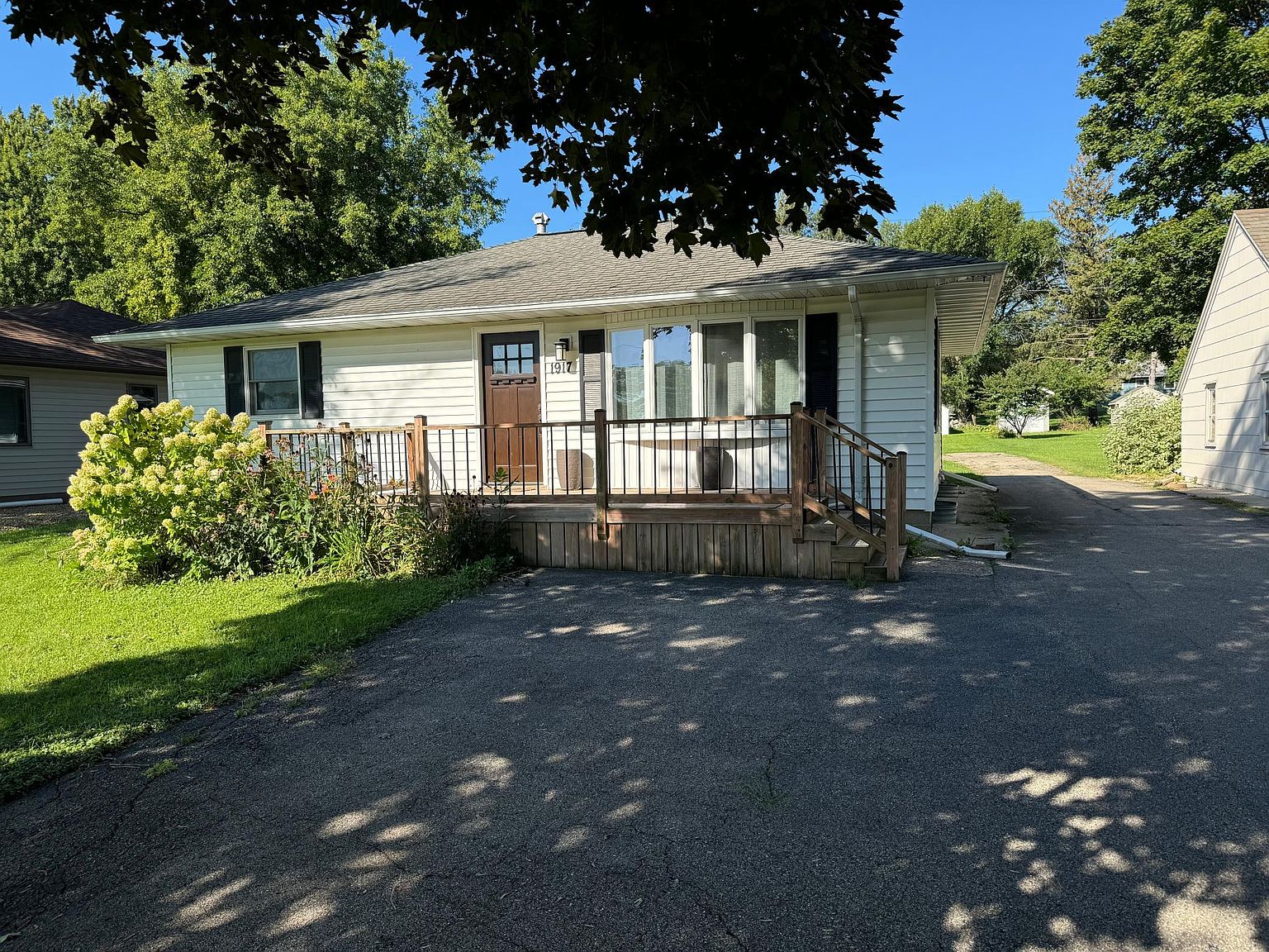 1917 Bridge Ave, Albert Lea, MN 56007 | Zillow