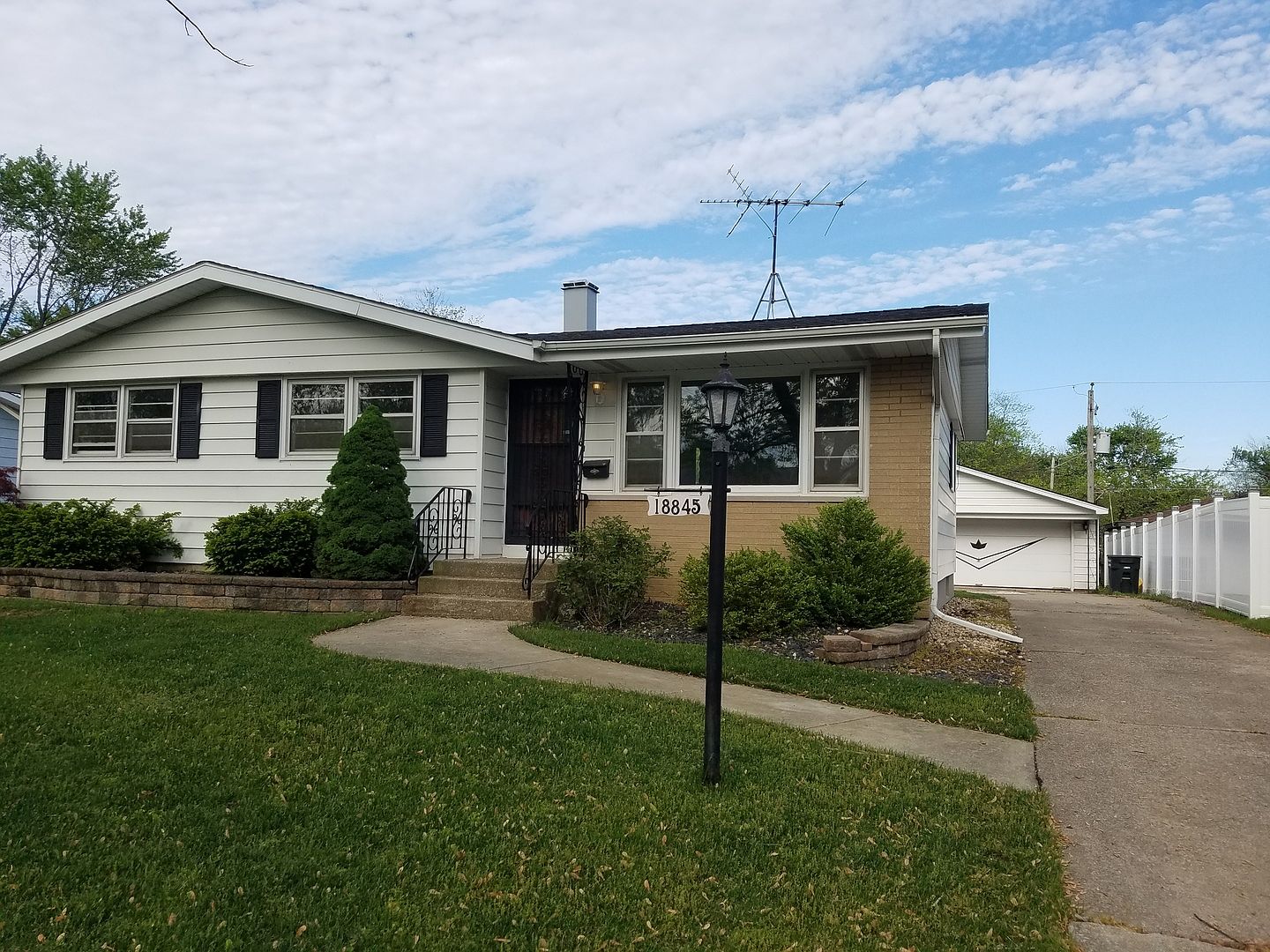 18845 Park Ave, Lansing, IL 60438 | Zillow