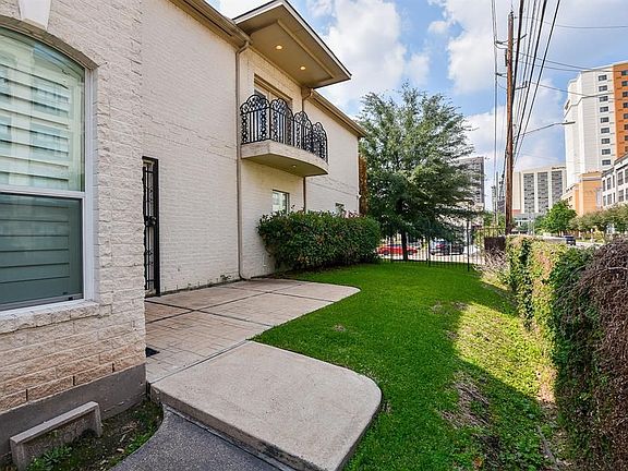 5301 Val Verde St, Houston, TX 77056 | Zillow