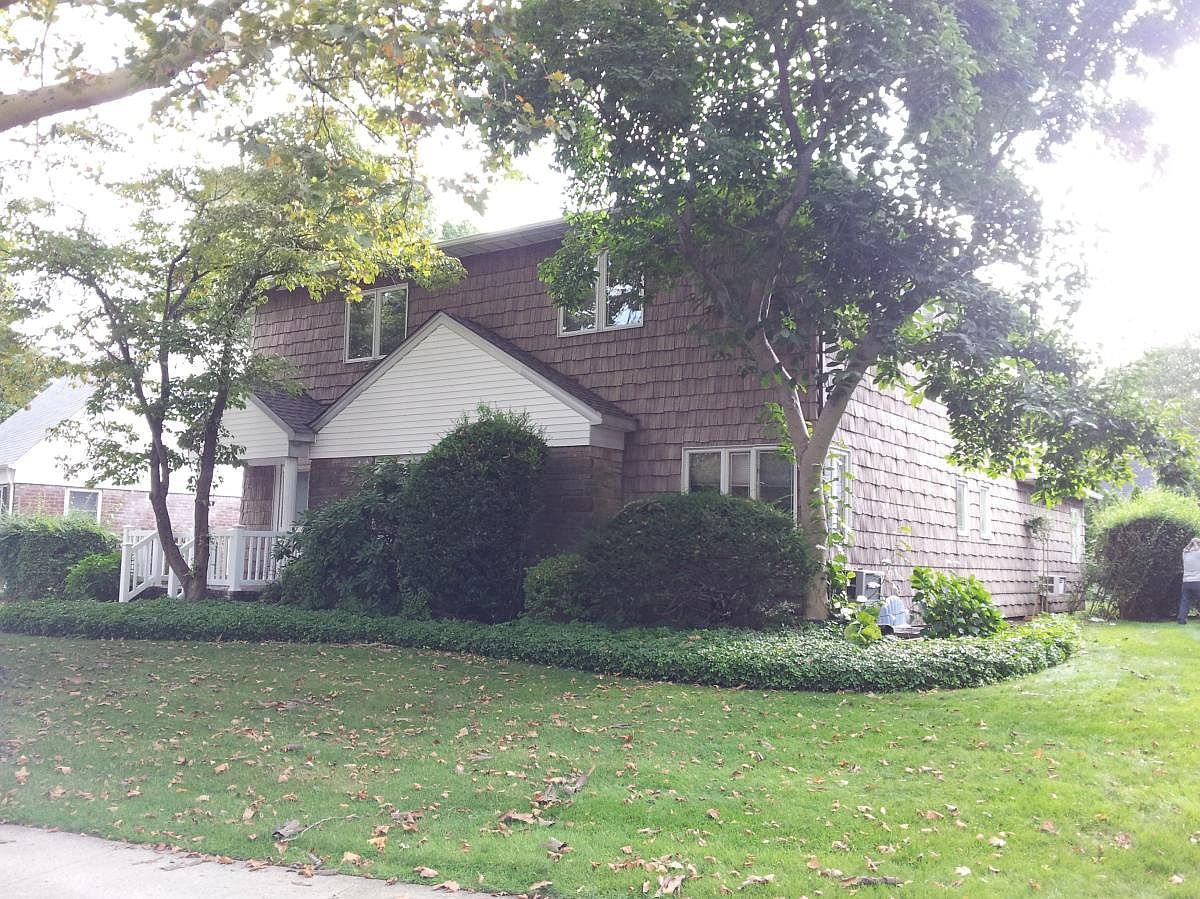 39 Stephan Marc Ln, New Hyde Park, NY 11040 | Zillow