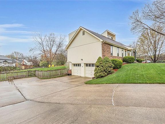 10103 Switzer St, Overland Park, KS 66212 | Zillow