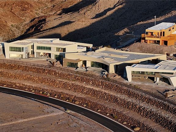 10 Chisel Crest Ct, Henderson, NV 89012 | MLS #2601094 | Zillow