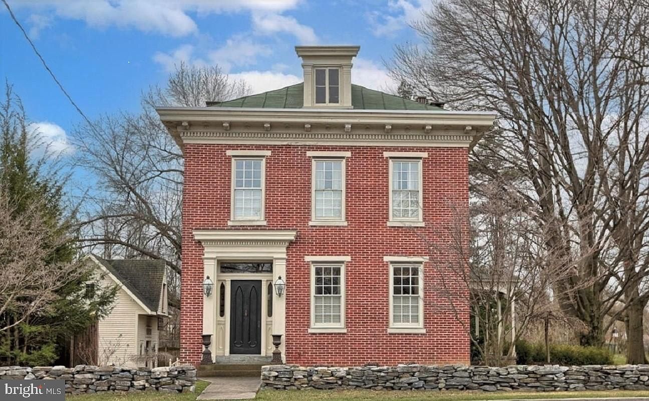 2950 Horseshoe Pike, Campbelltown, PA 17010 | Zillow