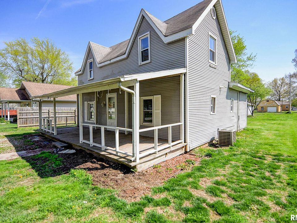 307 E Douglas St, Edinburg, IL 62531 | Zillow