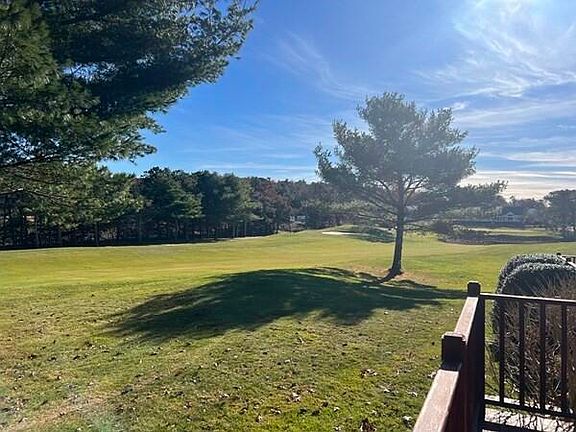 10 Blue Meadow Court, Bourne, MA 02532 | MLS #22400007 | Zillow