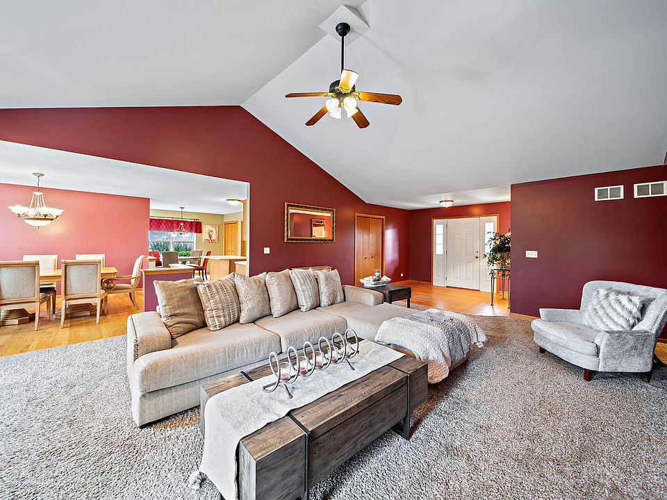 5217 Autumn Way, Johnsburg, IL 60051 | MLS #11900226 | Zillow