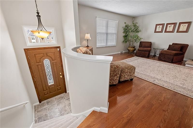 2694 Hunters Point Dr, Wexford, PA 15090 | MLS #1623636 | Zillow