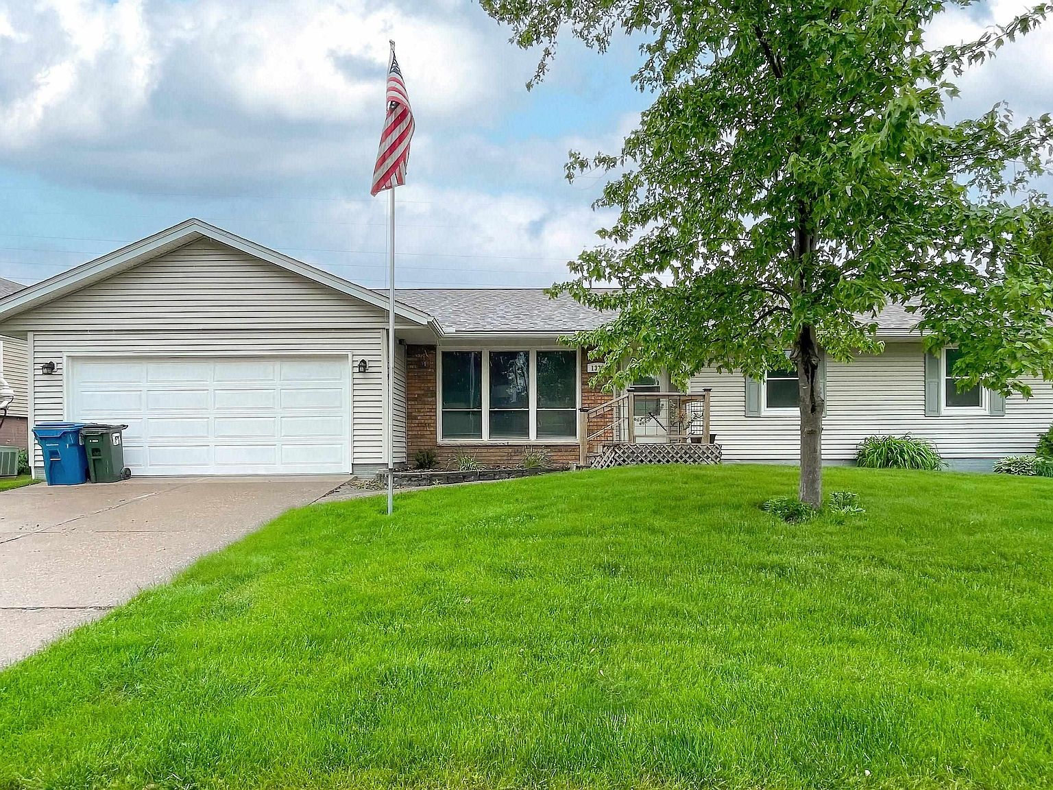 1336 W 59th St, Davenport, IA 52806 | Zillow