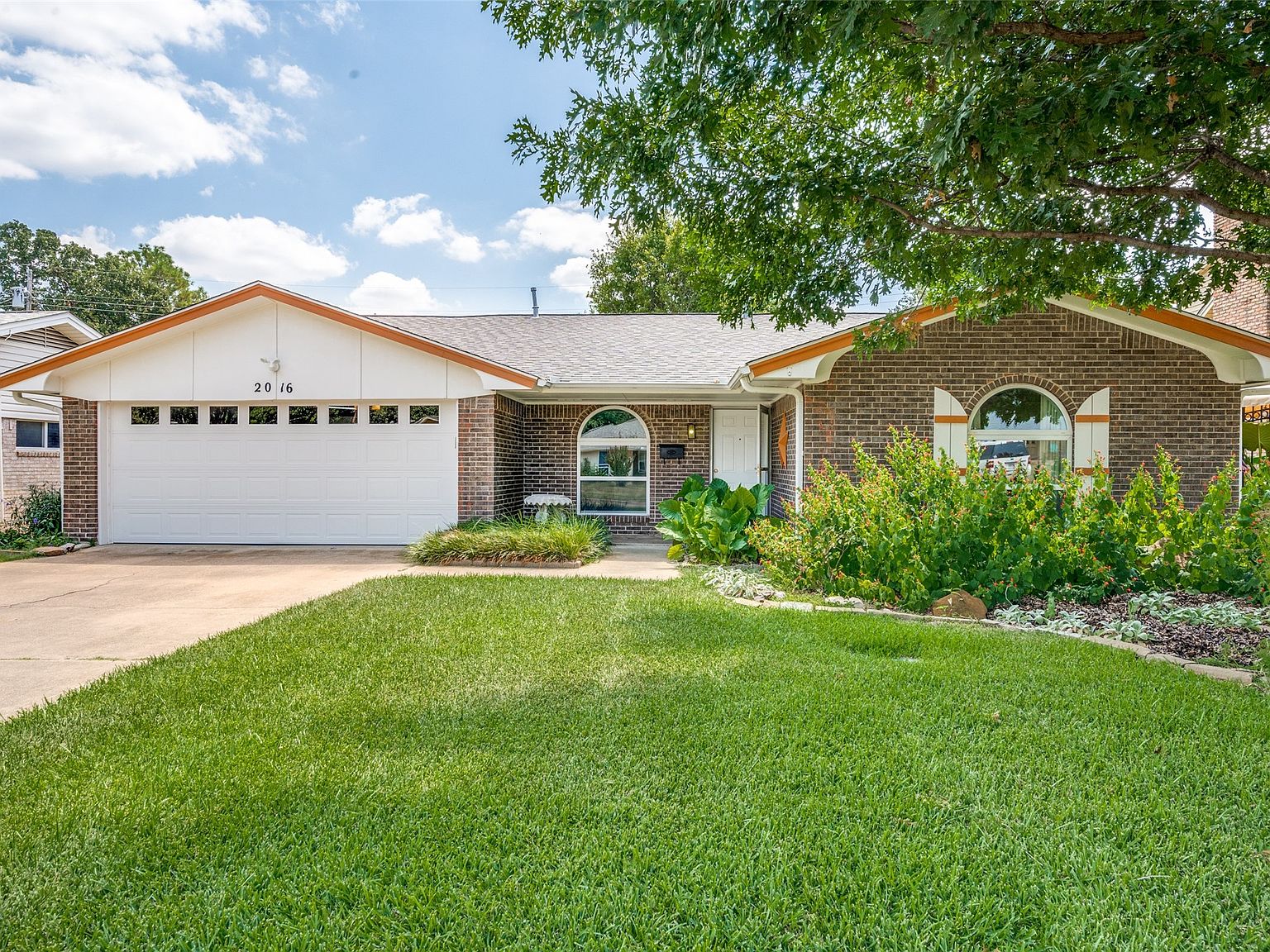 2016 Sandy Ln, Irving, TX 75060 | Zillow