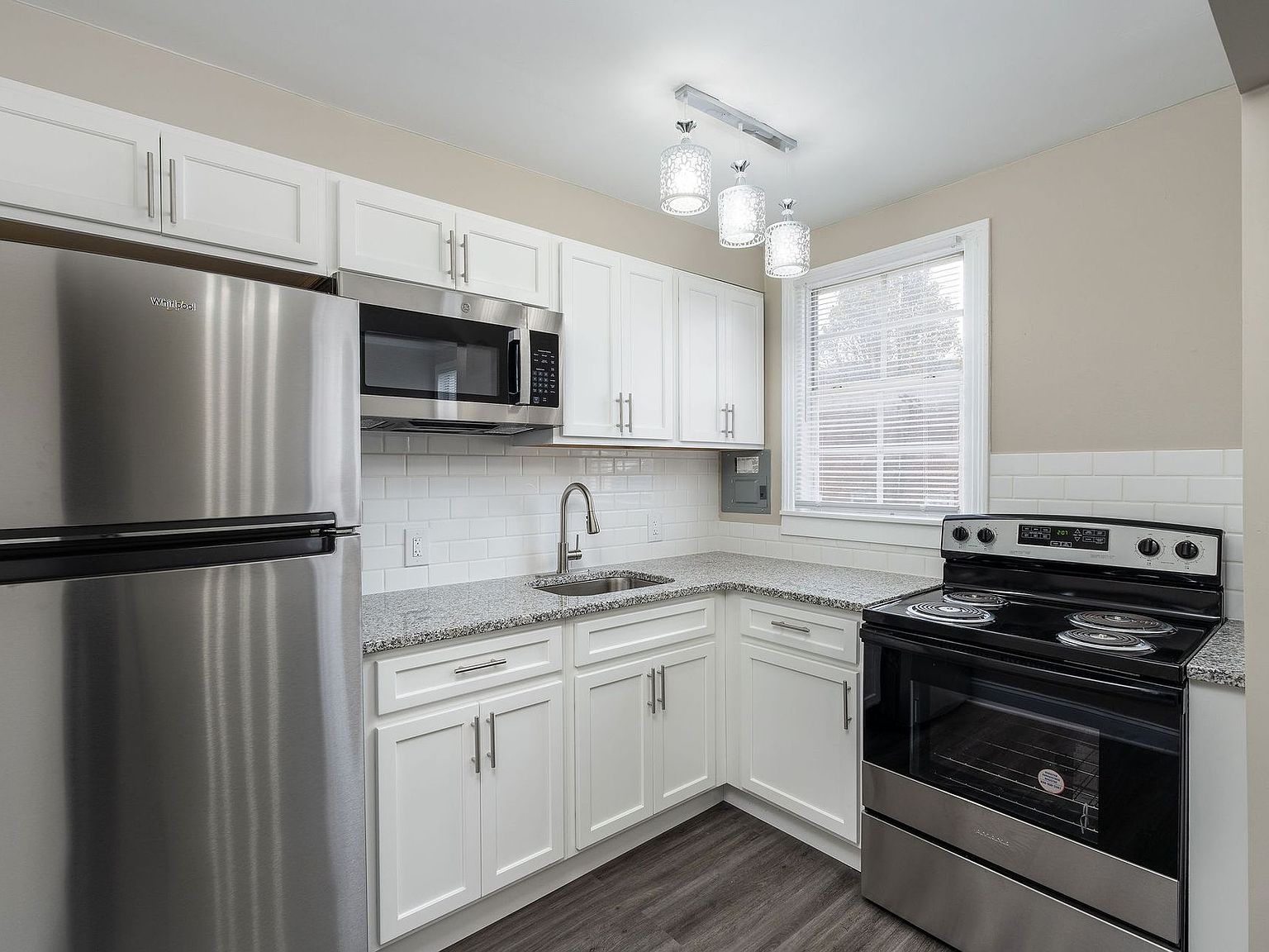 1535 Fort Henry Dr # 2 br / 1.0 ba, $1000, Kingsport, TN 37664 | Zillow