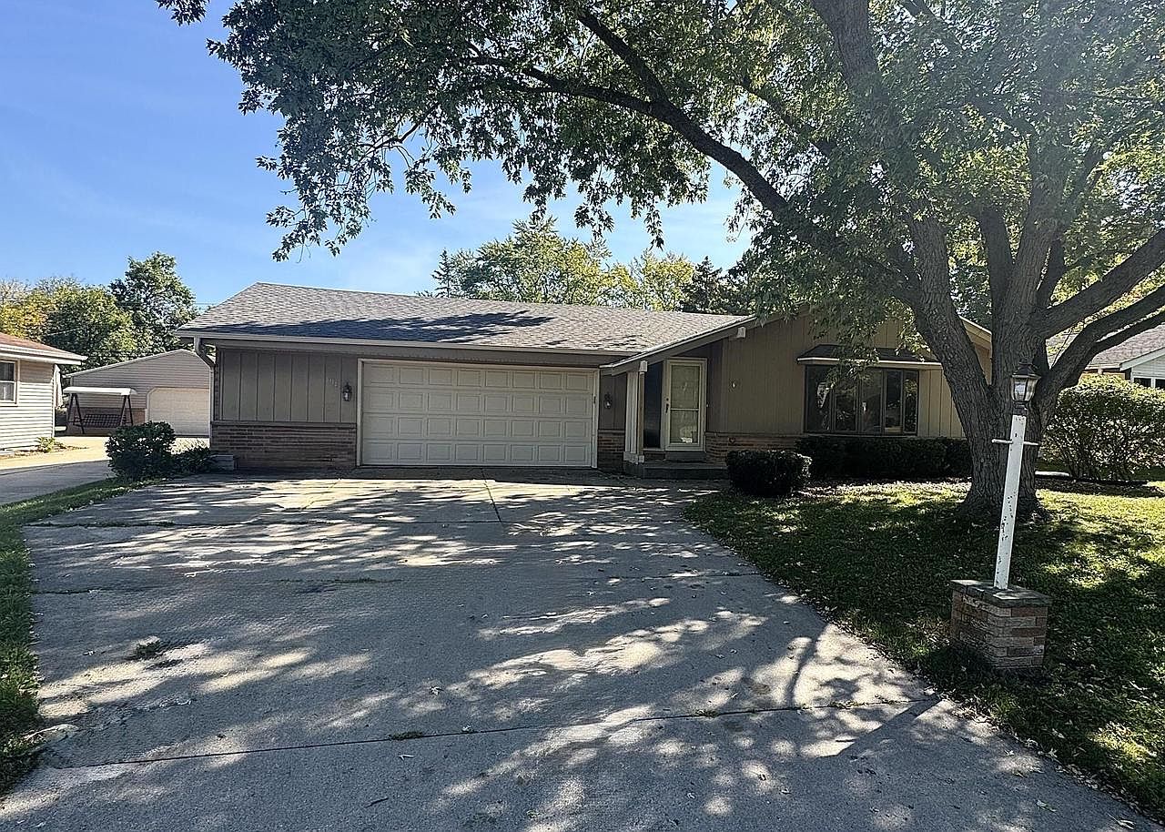 6114 South 37th STREET, Greenfield, WI 53221 | Zillow