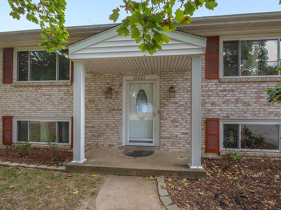 11801 Brookmont Dr, Maryland Heights, MO 63043 | Zillow