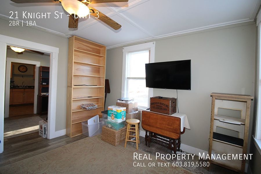 21 Knight St Rochester NH | Zillow