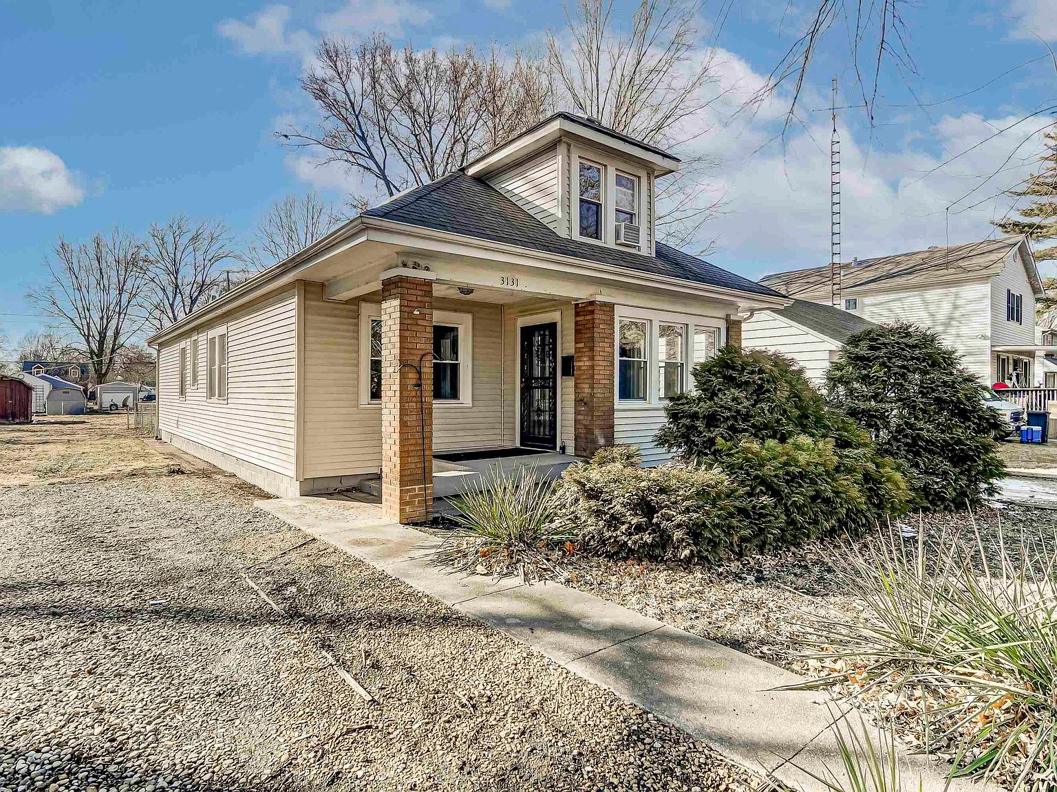 3131 S 3rd St, Southern View, IL 62703 | Zillow