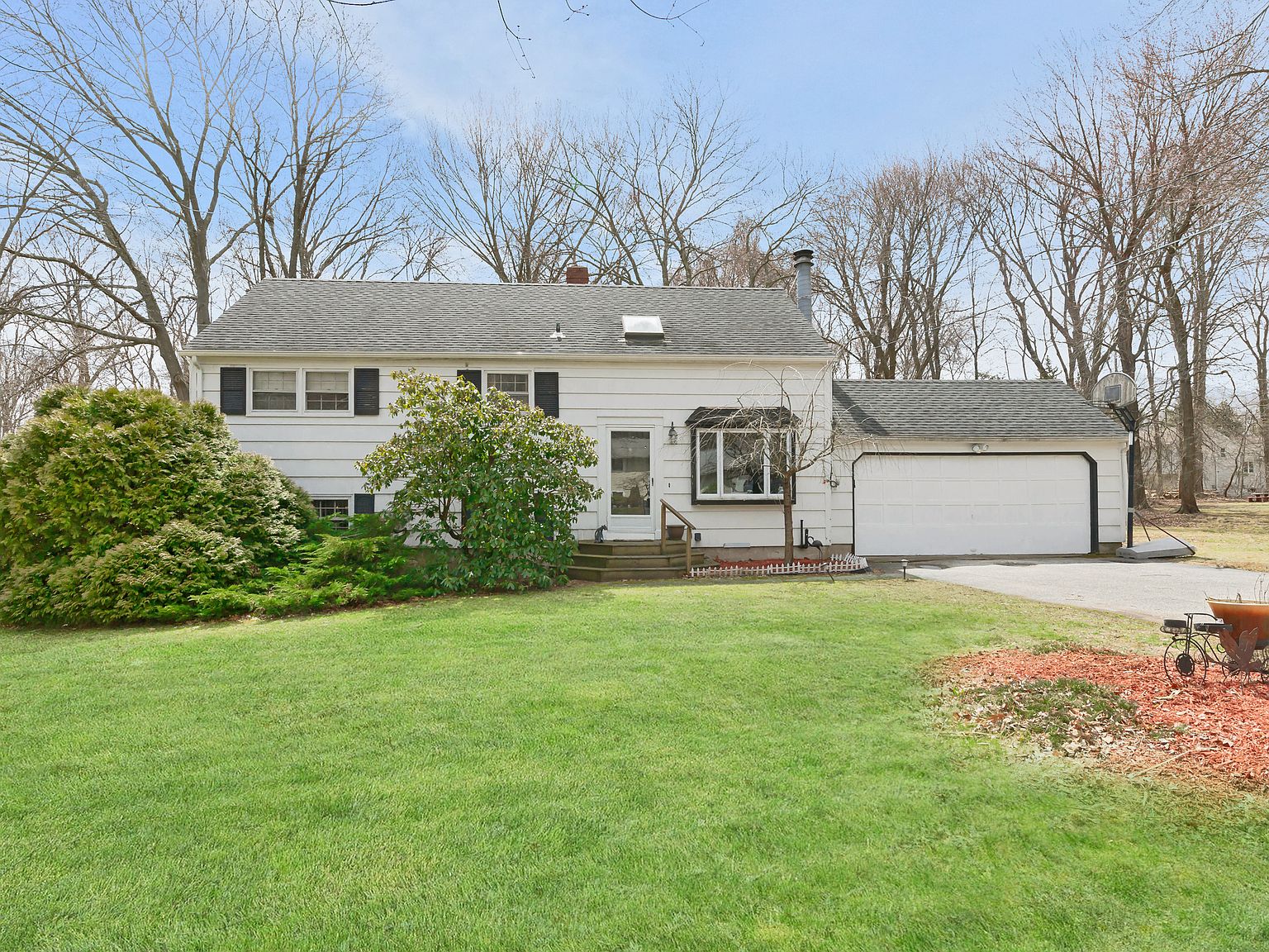 344 Narrow Ln, Orange, CT 06477 | Zillow