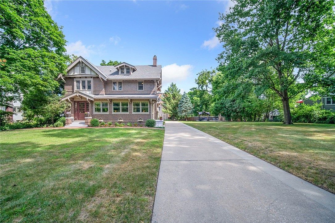 2839 Ridge Rd, Des Moines, IA 50312 | Zillow