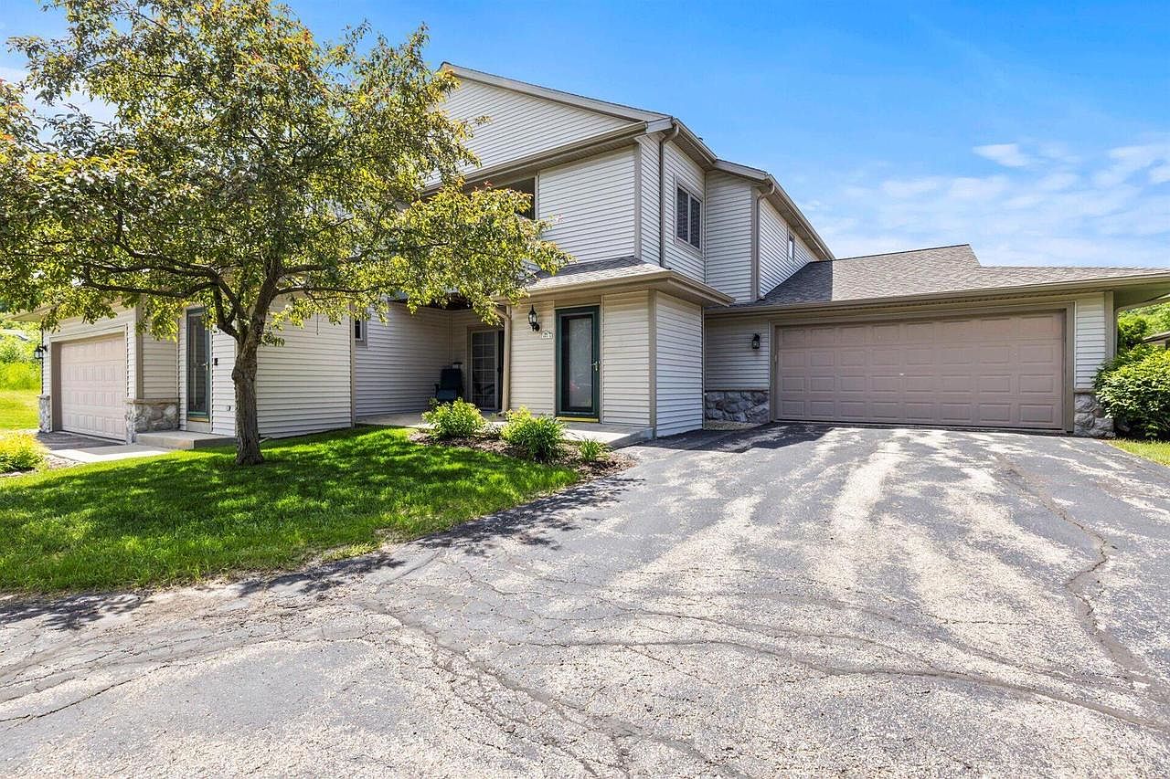 2301 Circle RIDGE UNIT A, Delafield, WI 53018 | Zillow