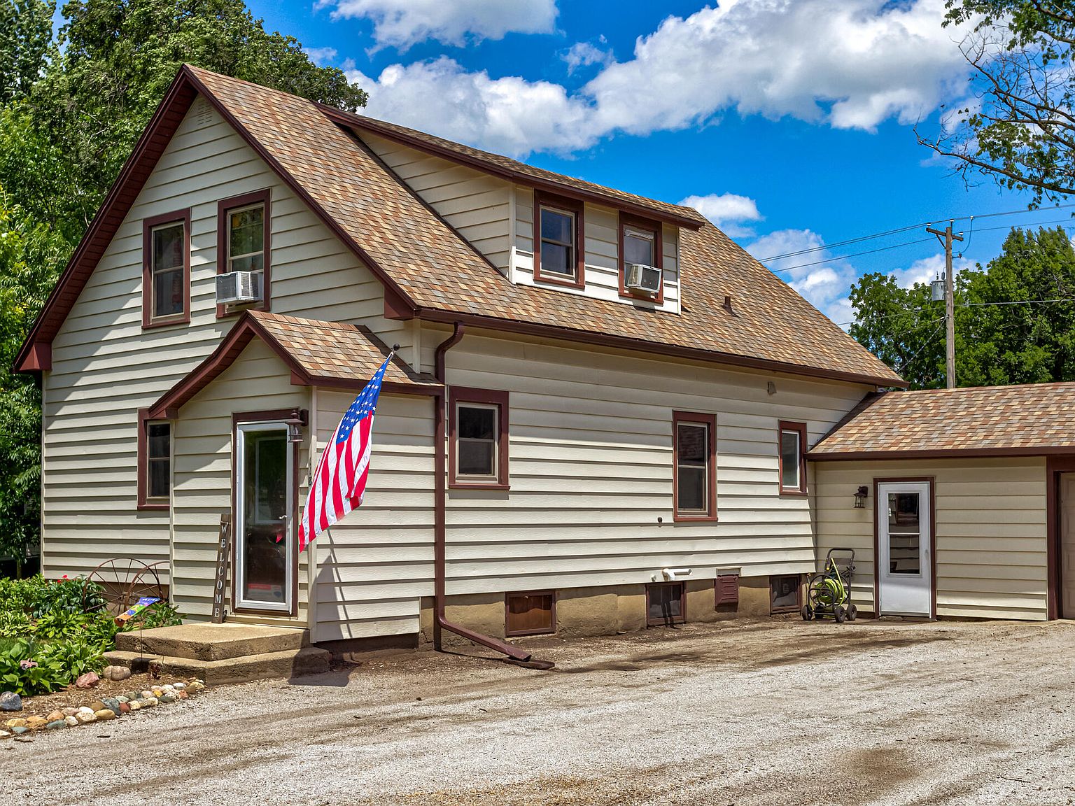 118 N Martha St, Roland, IA 50236 | Zillow