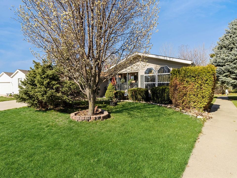 44 N Hawthorn Dr, Altoona, IA 50009 | Zillow