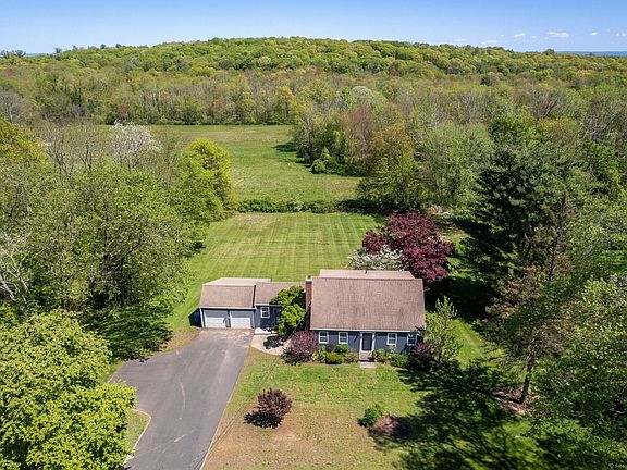 204 Duncaster Rd, Bloomfield, CT 06002 | MLS #24010319 | Zillow