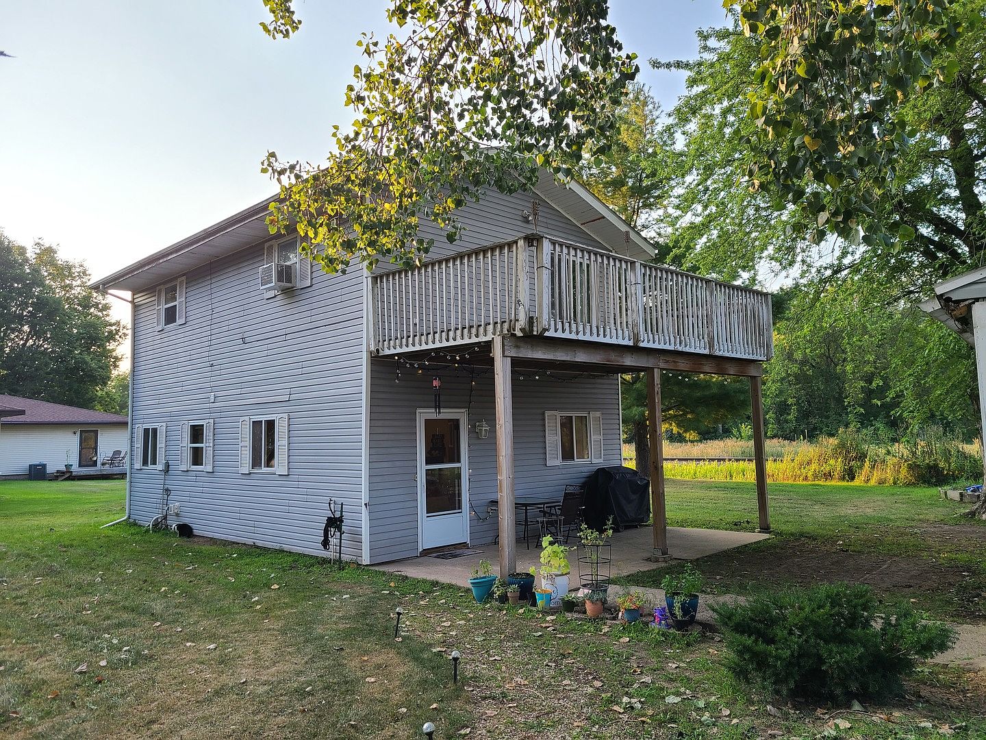 2960 E Honey Creek Rd, Chana, IL 61015 | Zillow