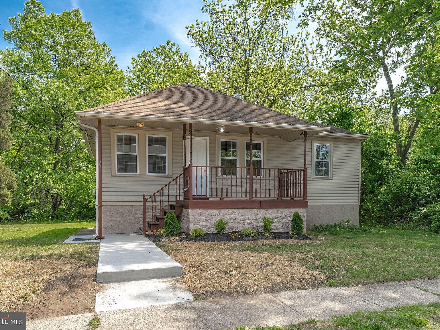 215 4th Ave, Lester, PA 19029 | Zillow