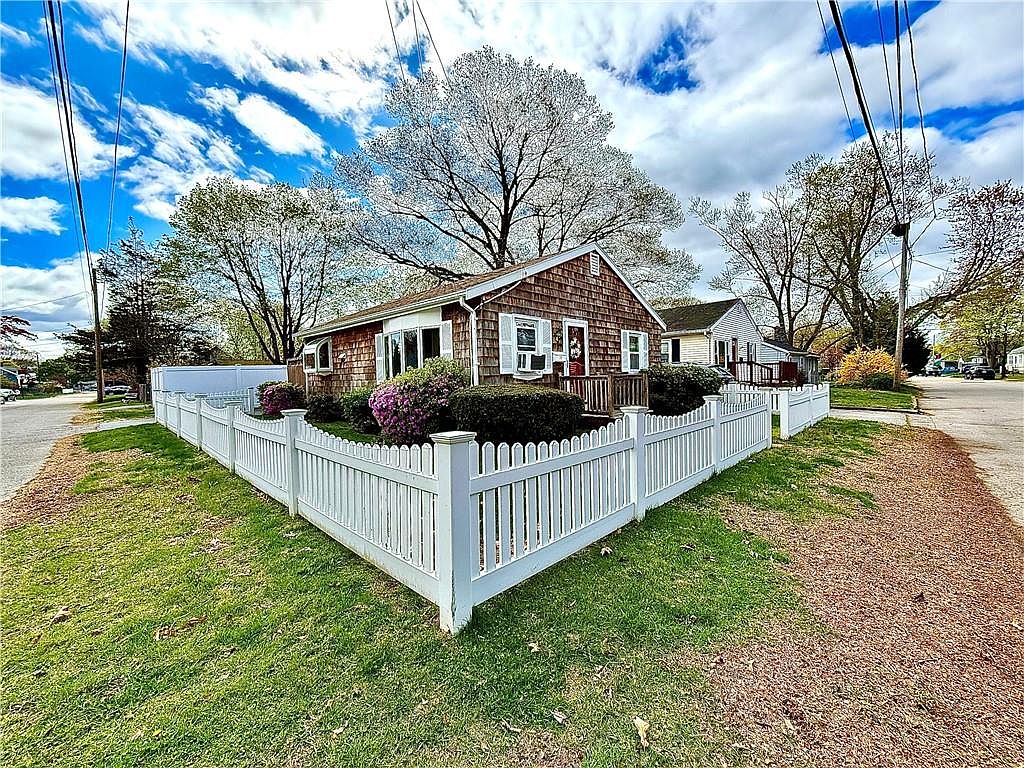 78 Viola Ave, Riverside, RI 02915 | Zillow