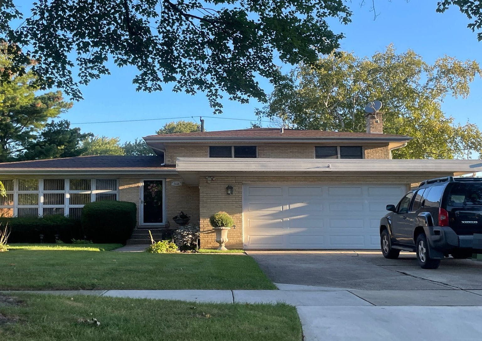 5028 W Coyle Ave, Skokie, IL 60077 | Zillow