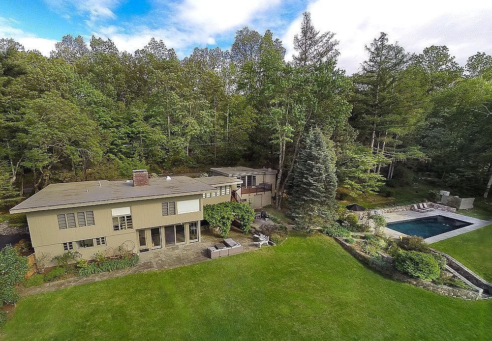 2059 Quaker Ridge Rd, Croton On Hudson, NY 10520 | Zillow