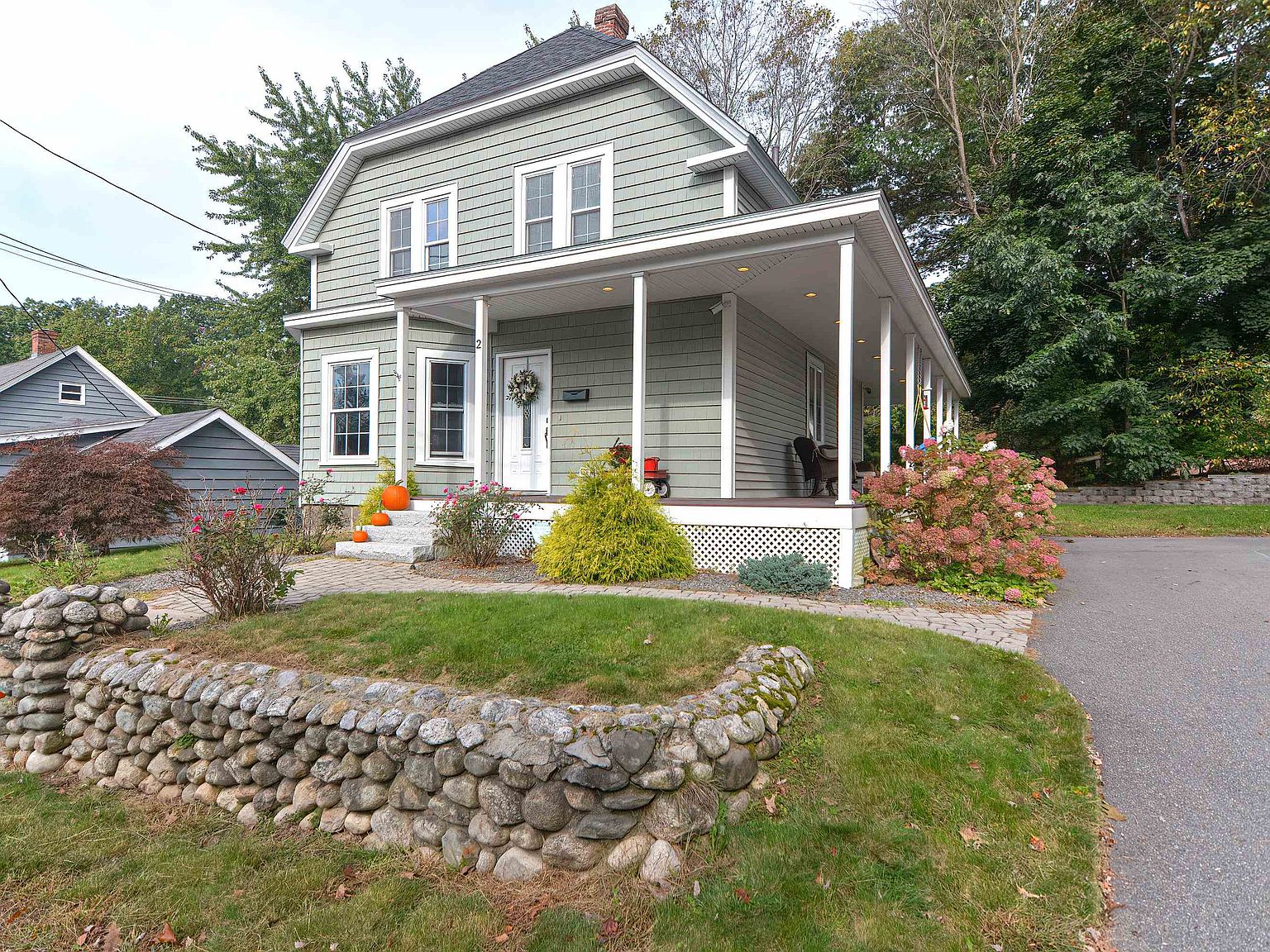 2 Howard Street, Derry, NH 03038 | Zillow