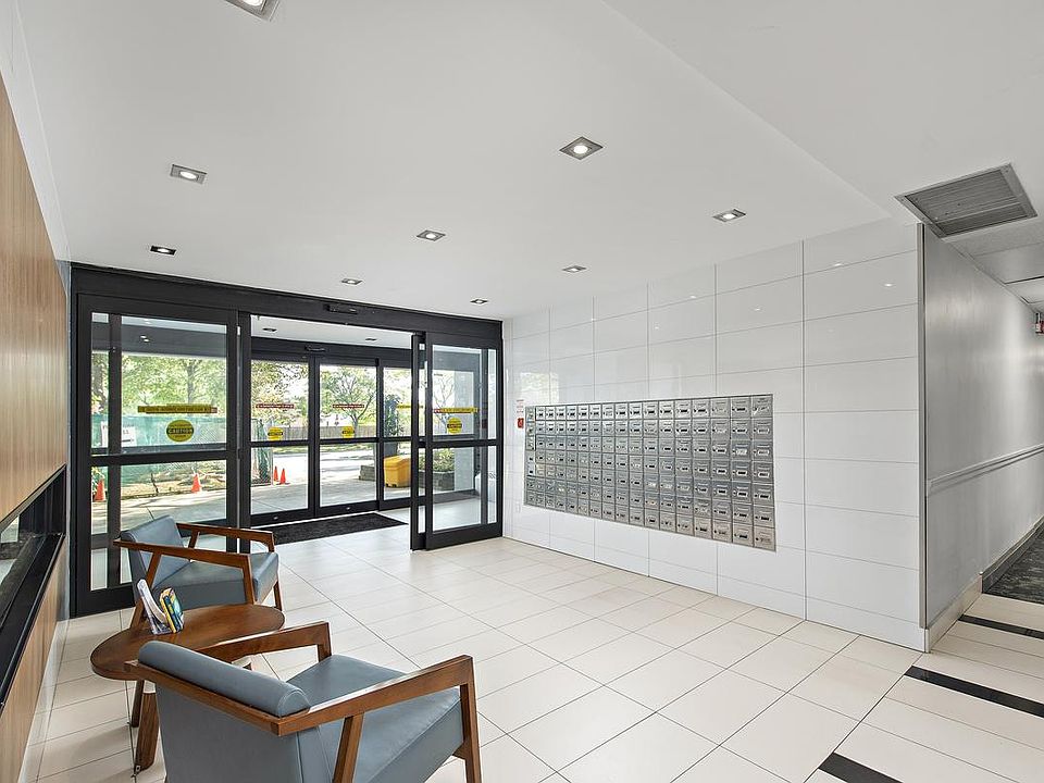 7110 Darcel Avenue - 7110 Darcel Ave Mississauga ON | Zillow