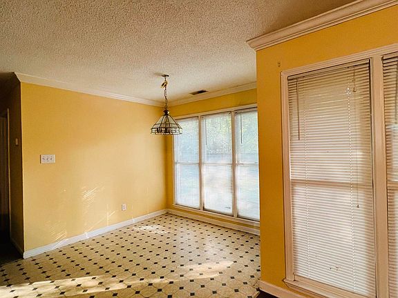 1702 Robin Hood Ct, Decatur, AL 35603 | MLS #1839399 | Zillow