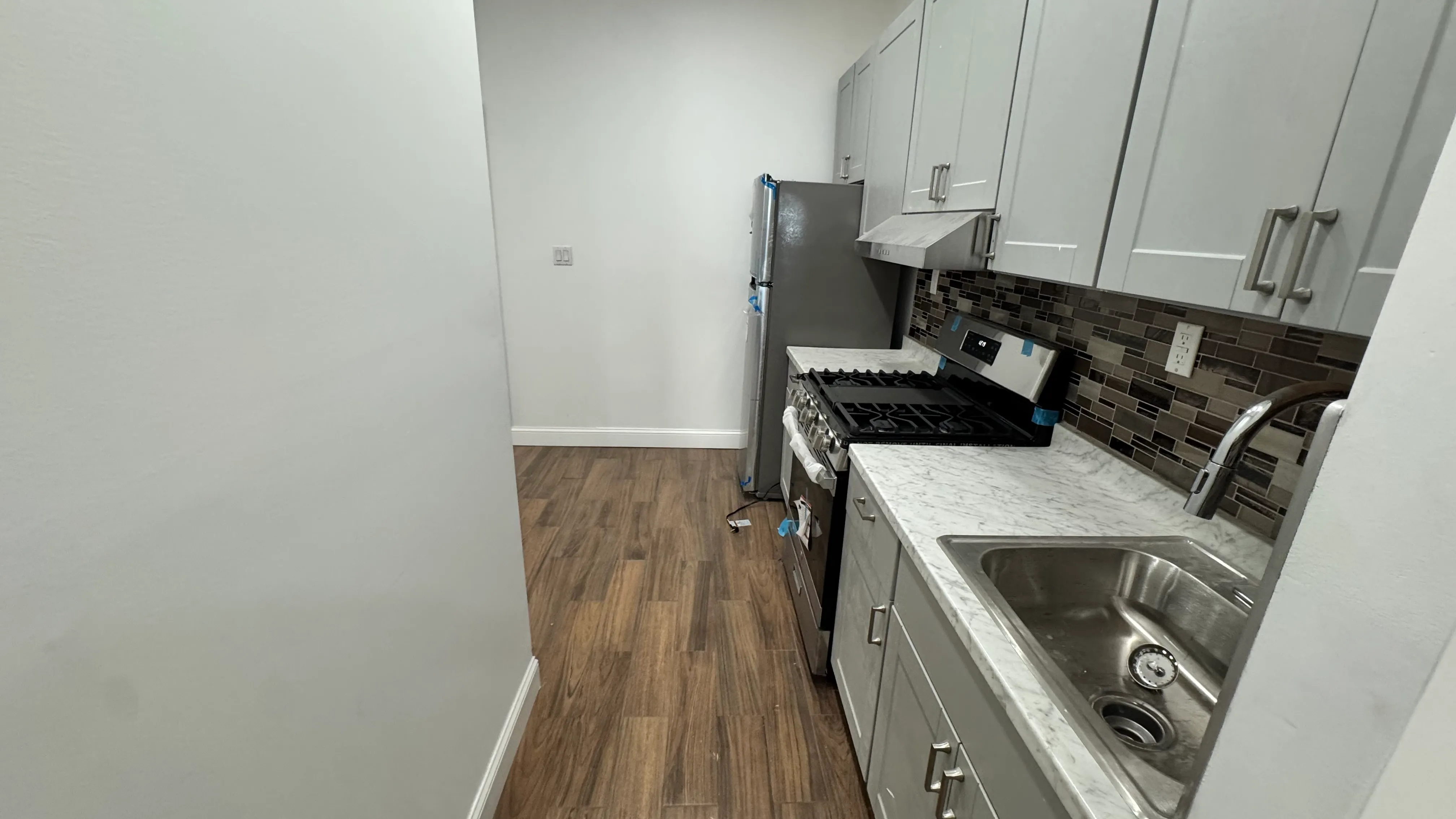 192 Grand Street #4R in Williamsburg, Brooklyn | StreetEasy