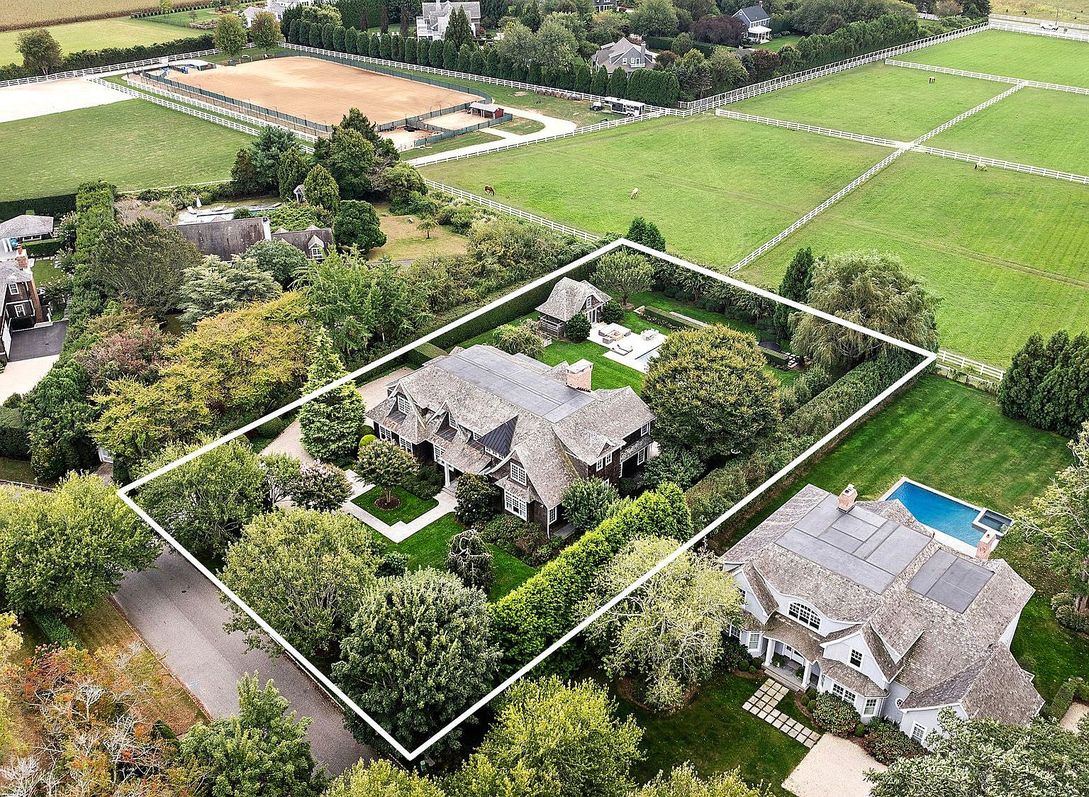 24 Meadow Ct, Bridgehampton, NY 11932 | Zillow