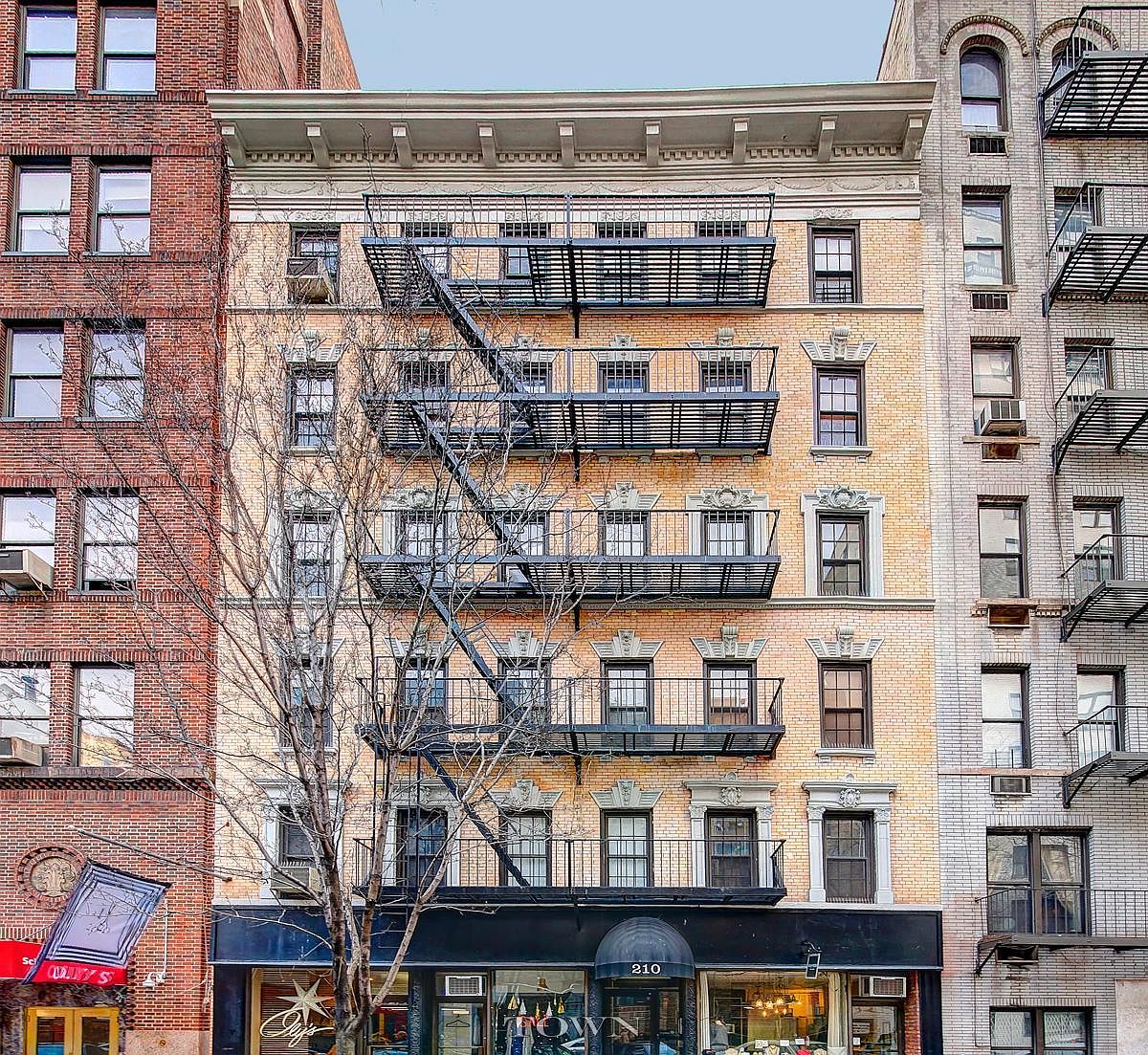 210 E 21st St APT 2C, New York, NY 10010 | Zillow