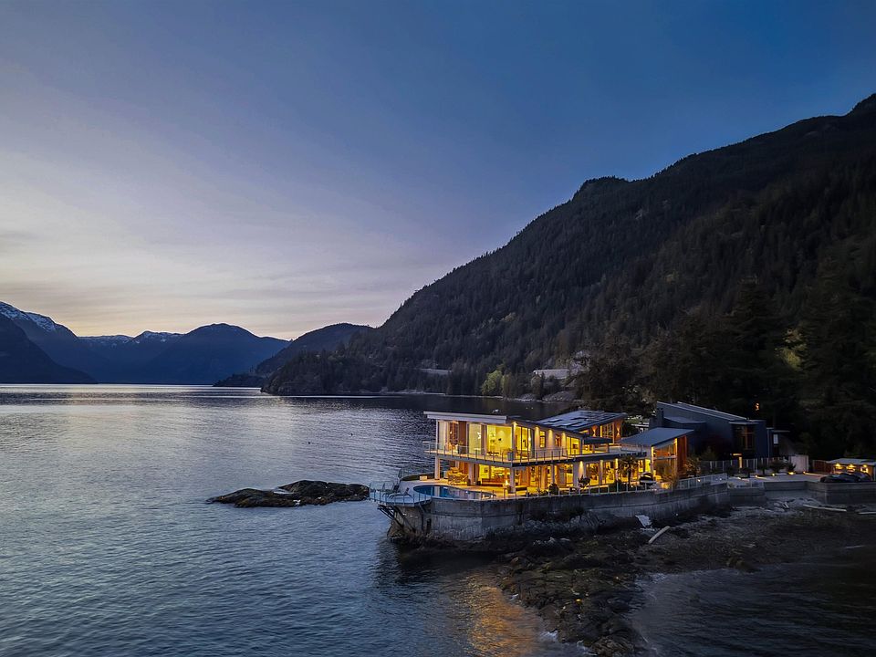 15 Brunswick Beach Rd, Lions Bay, BC V0N 2E0 | MLS #R2874669 | Zillow