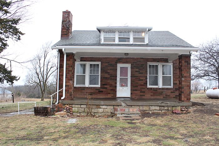 35341 Round Prairie Dr, Atchison, KS 66002 | Zillow