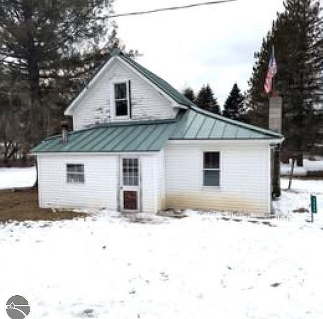 2824 Rhodes Rd, Rhodes, MI 48652 | Zillow