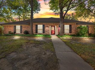 6801 Woodland Hills Dr, North Richland Hills, TX 76182 | MLS #20769166 ...