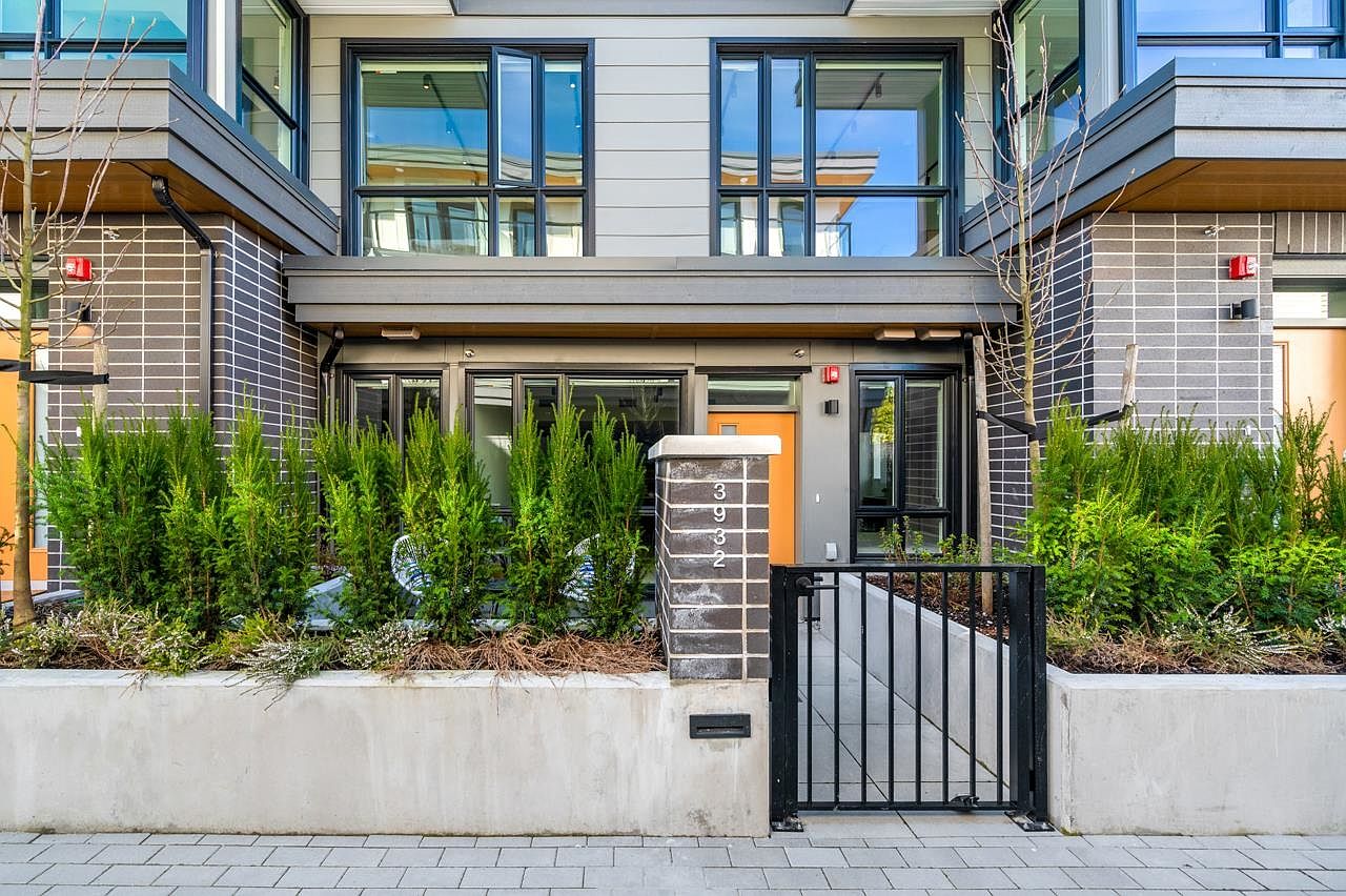 3932 Dumfries St, Vancouver, BC V5N 3S3 | MLS #R2869348 | Zillow