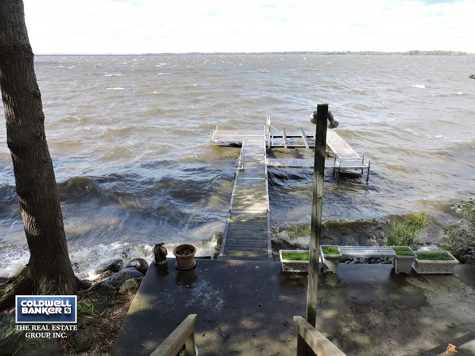 7135 Clark Point Rd, Winneconne, WI 54986 | Zillow