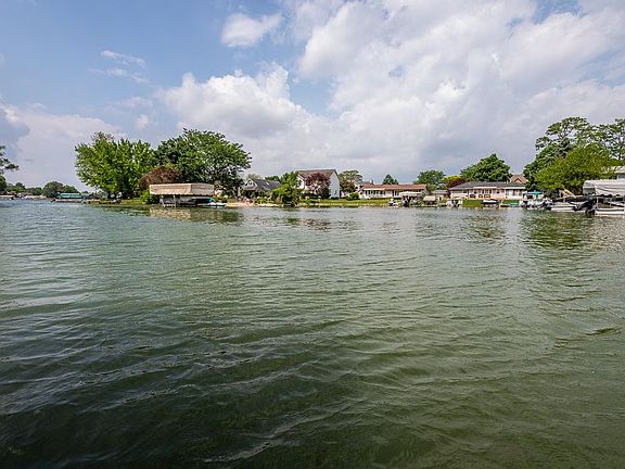 102 Hewitt Ct, Brooklyn, MI 49230 | Zillow