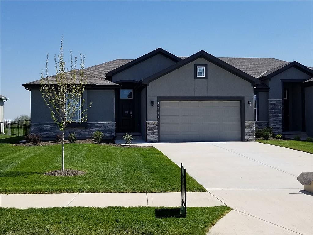 14541 Amanda Ln, Basehor, KS 66007 | Zillow