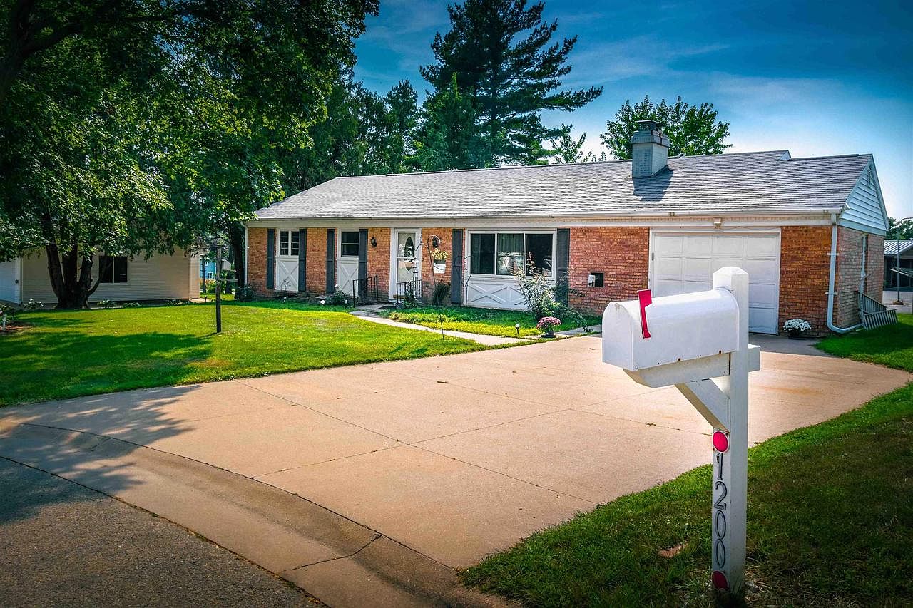 1200 Iowa Court, Platteville, WI 53818 | Zillow
