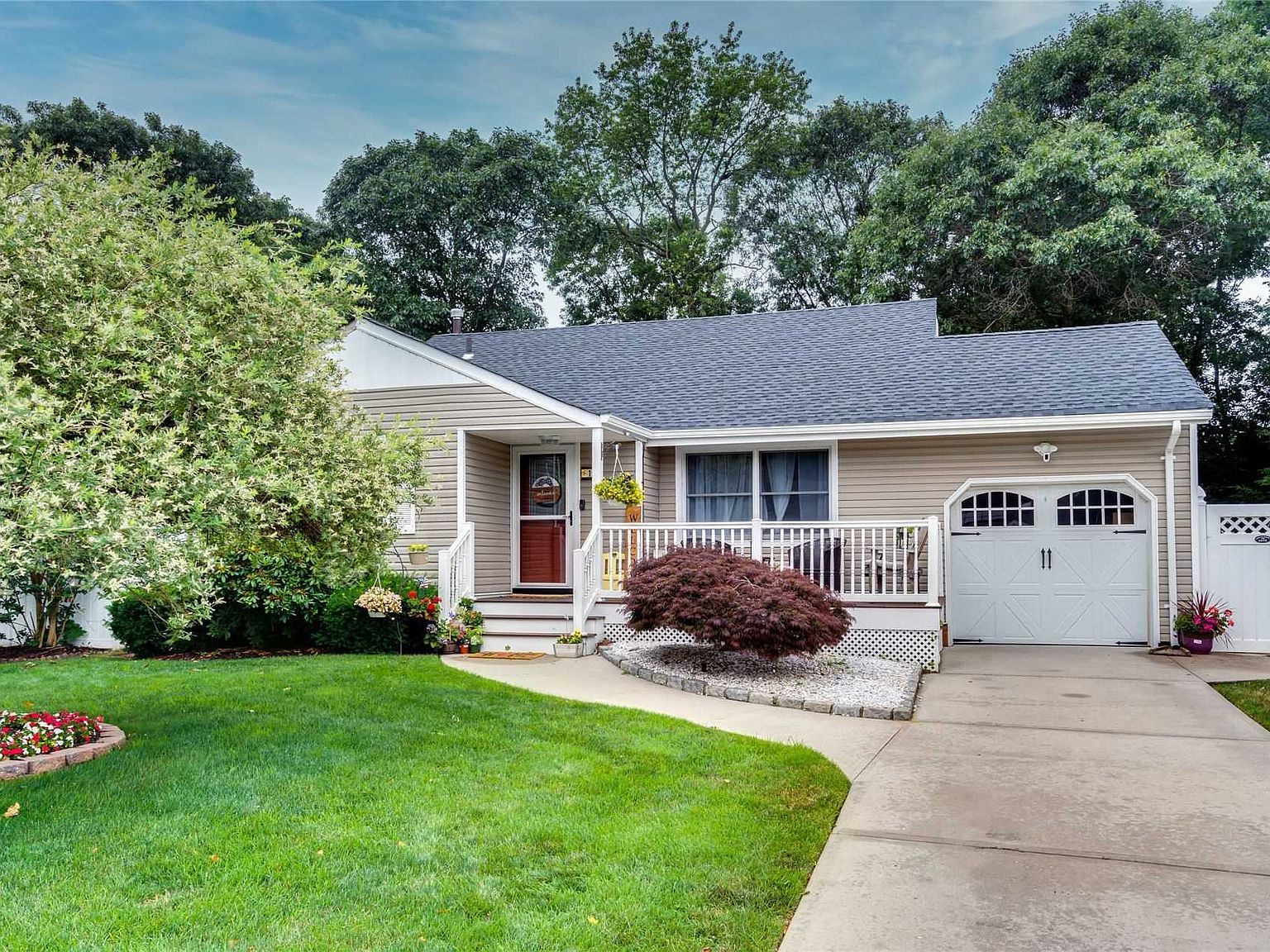 16 Larry Rd, Selden, NY 11784 | Zillow