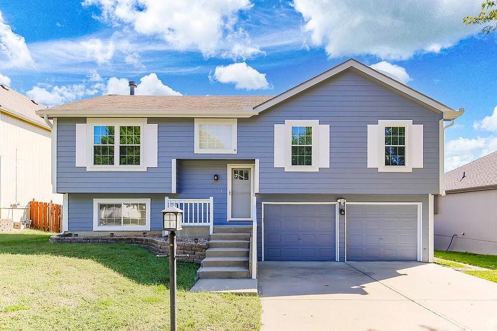 2925 Spring Garden St, Leavenworth, KS 66048 | Zillow